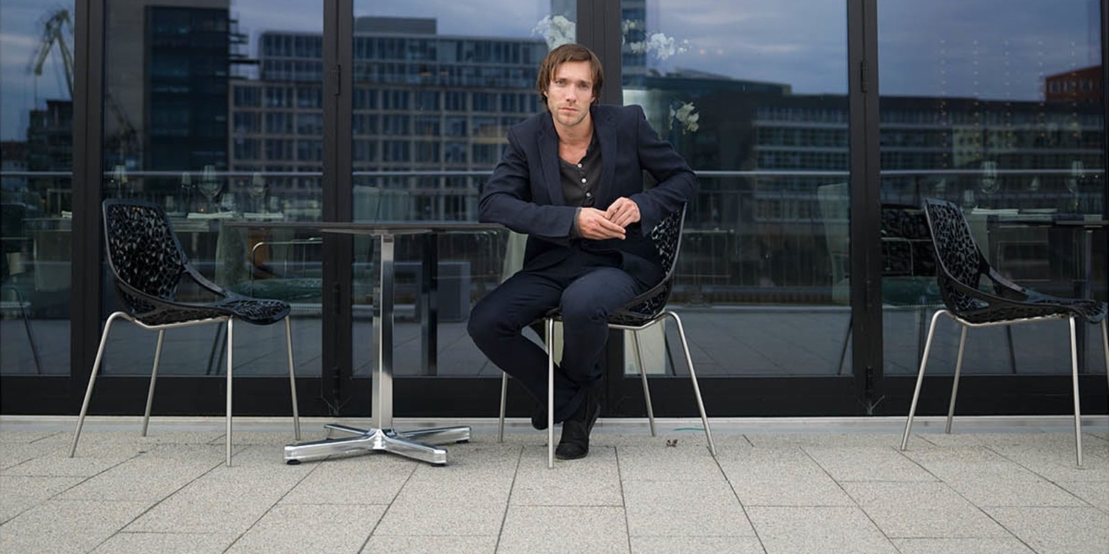 ZWISCHEN DRINNEN UND DRAUSSEN – kulturwest.de