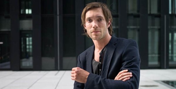 ZWISCHEN DRINNEN UND DRAUSSEN – kulturwest.de